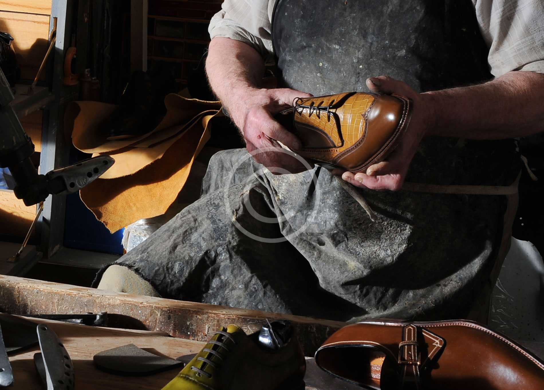 4 Easy DIY Shoe Repairs to Save Money – Dawar Group